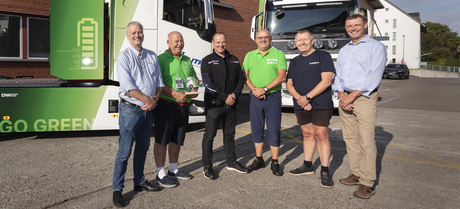 Designwerk übergibt erste Elektrolastwagen für Langstrecken